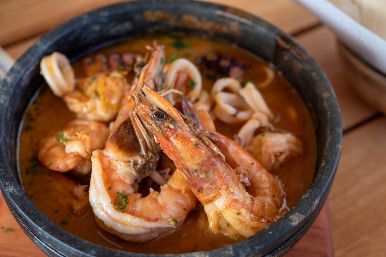À beira-mar, Mestre Sussa une a cozinha brasileira e a descontração de ...